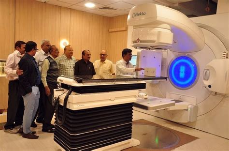 Surat Video सूरत के भरत कैंसर अस्पताल में इलेक्टा वर्षा मशीन का