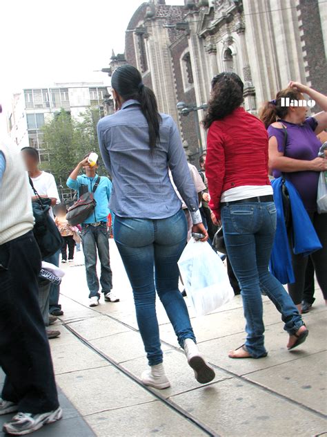 Perfect Round Ass In Jeans