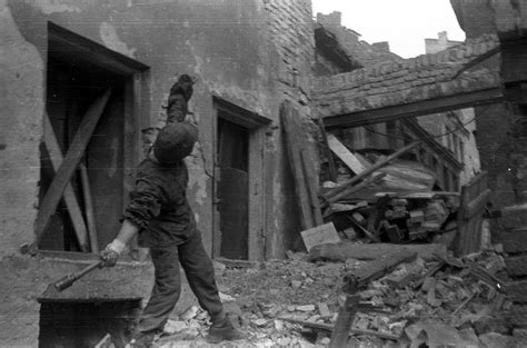 The 63 Day Siege Tragic But Heroic Story And Photos Of The Warsaw Uprising