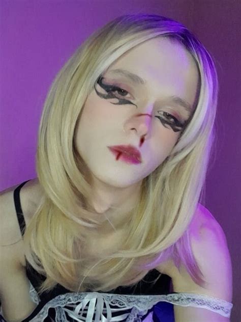 Hika Piee Cam Model Free Live Sex Show And Chat Stripchat