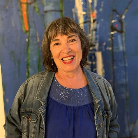 OpiniÃo Manuela Marujo O Universo Da Emigração No Feminino Por Daniel Bastos Rádio Ilhéu