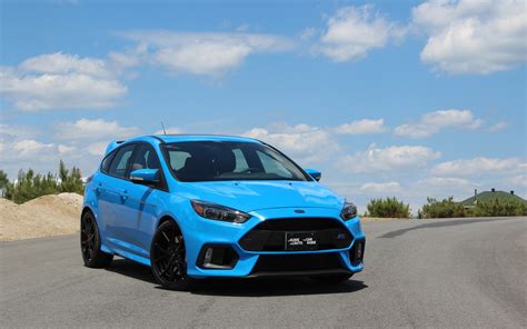Match Comparatif La Ford Focus Rs Affronte La Subaru Wrx Sti Et La