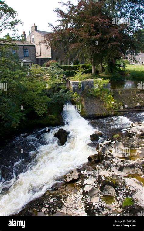 Linton Falls On The River Wharfe At Bow Bridge Near Grassington Stock