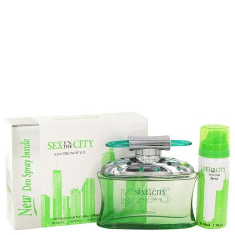 449614 Sex In The City Kiss 34 Oz Eau De Parfum Spray Free 17 Oz