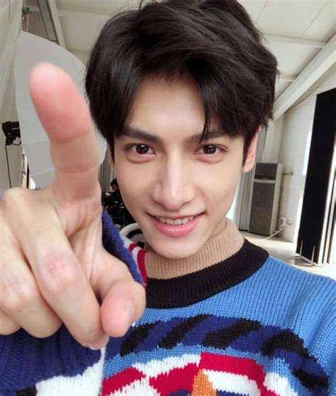 羅雲熙素顏出鏡面容疲憊，做菜手藝引關注，被網友稱讚接地氣 每日頭條