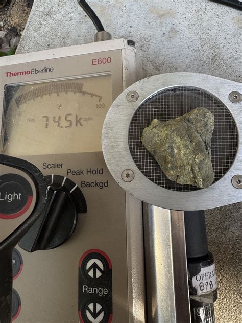 74500 Cpm 2593 Grams Uraninite And Pitchblende Together Is Sweet