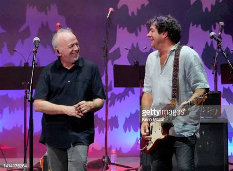 Ween In Concert Photos And Premium High Res Pictures Getty Images