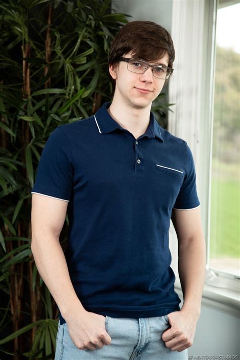 Drei Heiße Schwule Ziehen Sich Aus Und Lutschen Sich Gegenseitig Die