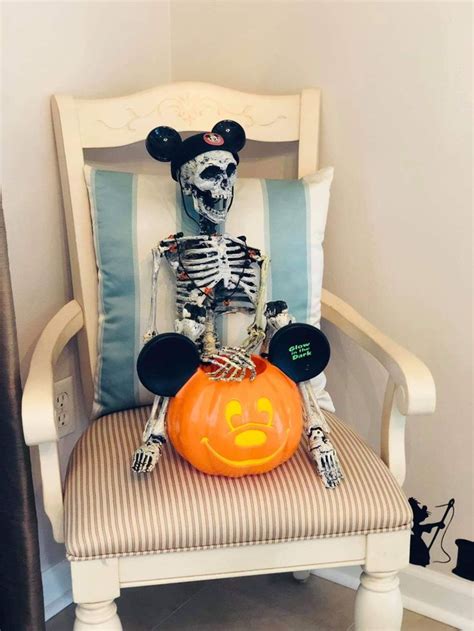 Pin By Crystal Mascioli On Disney Decorating Ideas Disney Decor