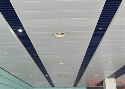 Indoor Decoration Aluminum Suspended Strip Ceiling Panel Beveled Edge