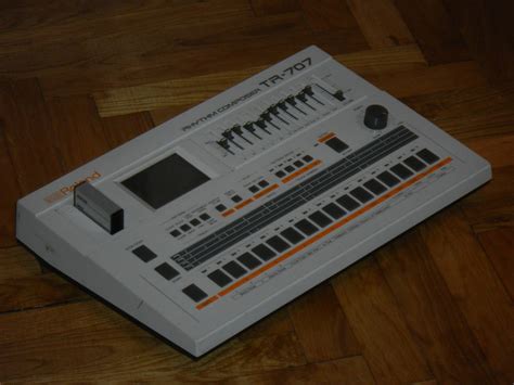 Infrequent Sound [sex Tex] Technology Roland Tr 707 Rhythm Composer