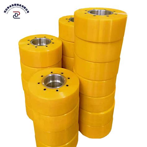 Molding Polyurethane Conveyor Rollers Laminating Rubber Coated Roller With Iron Center Roller