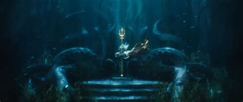 Watch Aquaman Makes A Big Splash In Reveal Trailer