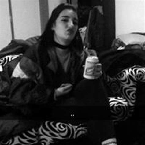 Stream Nini Van Dam Music Listen To Songs Albums Playlists For Free