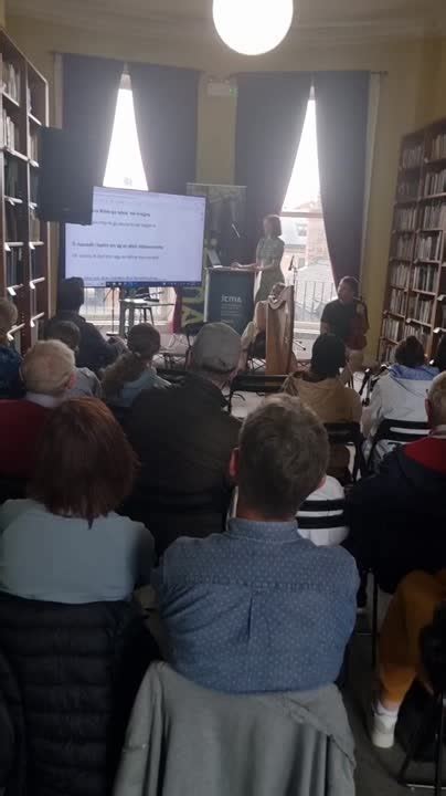 Daithí De Buitléir On Linkedin What Does A Room Full Of Tourists Learning To Sing Sean Nós As