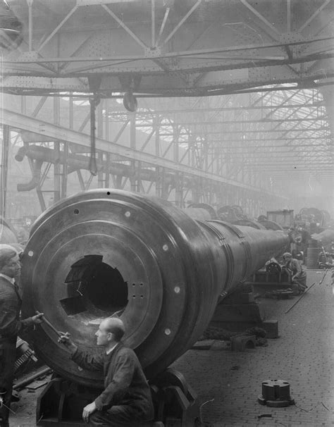 15 Inch Naval Gun Barrel At Thecoventry Ordinance Works September 1917