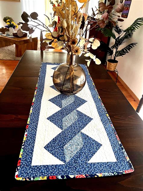 Twisted Pole Table Runner Pattern Beginner Friendly Quilt Digital Pdf Etsy Table Runner