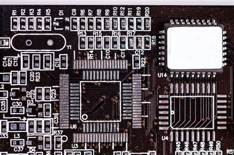 Macro Primer Plano De Microchip En Placa De Circuito Impreso Negro Vide