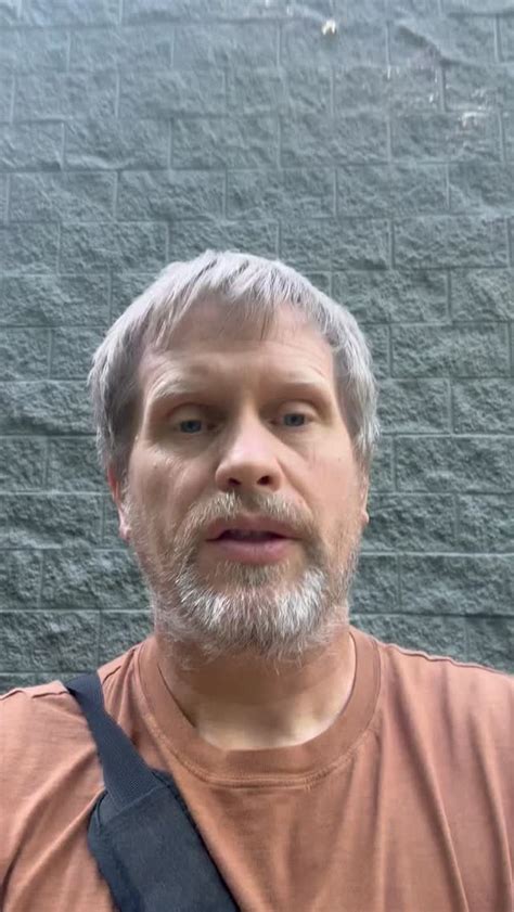 Saving A Teenage Runaway A Homeless Teenager Approached Ghostportland