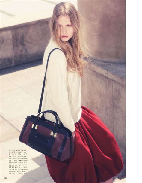 Walking With Alice Amanda Nimmo By Laura Sciacovelli For Vogue Japan