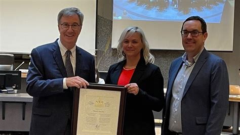 Mandy Hambly Receives Mayors City Builder Award