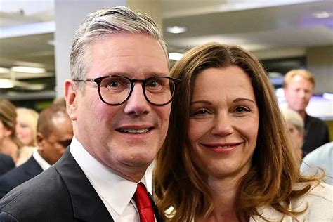 Who Is British Prime Minister Keir Starmers Wife What To Know About
