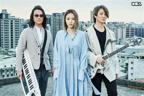 飞儿乐队主唱为什么要换人 Faye退团后的现状如何 明星 冰棍儿网