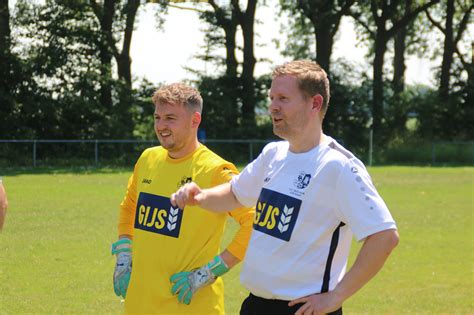 Afscheidswedstrijd Bart Baars Bart Venes En Jelmer Kuster Voetbalvereniging Den Dam