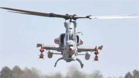Ah 1z Attack Helicopters New Long Range Missile Seen For The First Time