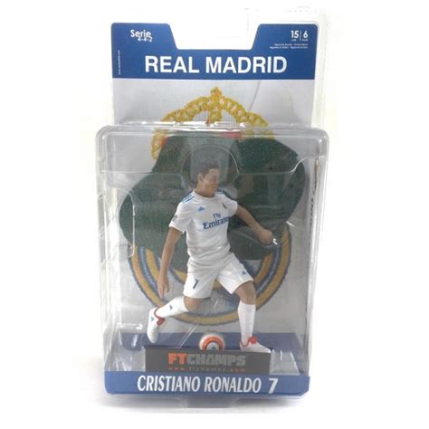 فیگور مدل کریستیانو رونالدو Cr7 همراه با زمین چمن فروشگاه اینترنتی