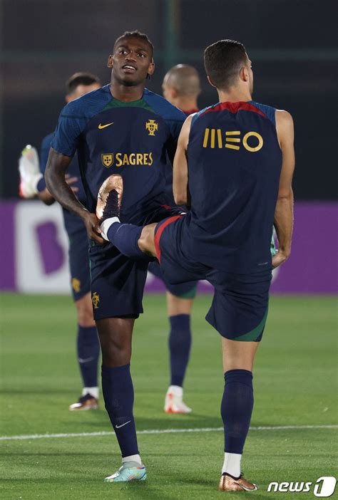 하파엘 레앙 가볍게 몸풀고 네이트 스포츠