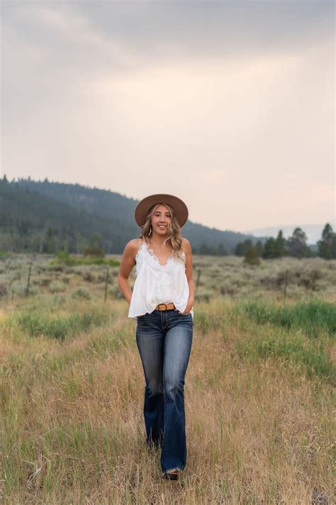 High School Senior Dlorah Cedillo — Maddie Nichole Photographer