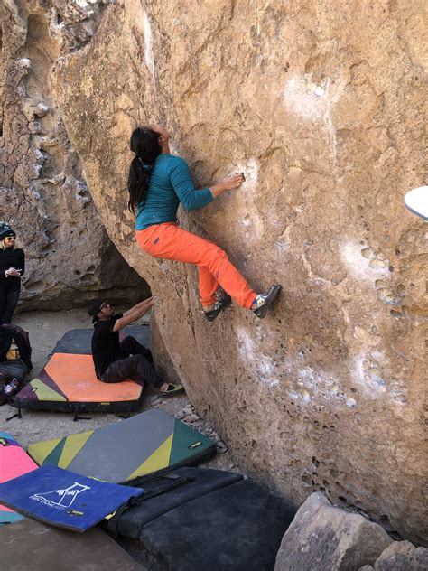 Rock Climbing In Bishop Ca R Climbing