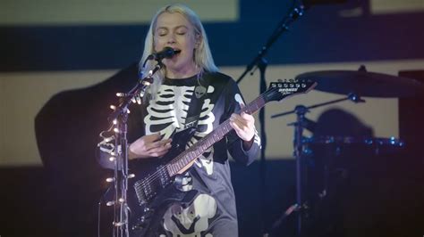 Phoebe Bridgers Confirms Pointy Guitars Arent Just For Metal With