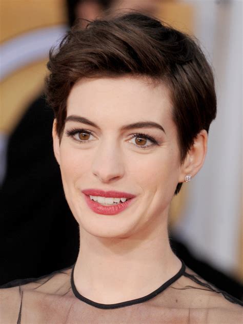 Celebrity Haircut Anne Hathaway Hairstyles