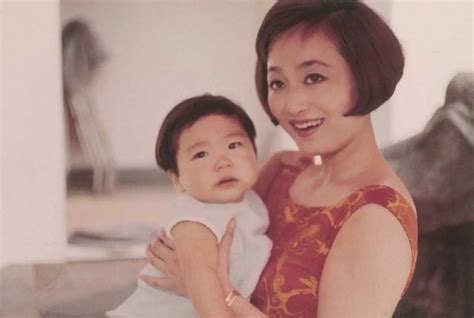 浜木綿子 人生初の「語り下ろし」 6月25日発売「浜木綿子 楽しく波瀾万丈」 スポニチ Sponichi Annex 芸能