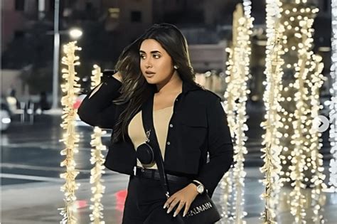 Pakistani Tiktok Star Minahil Malik Denies Involvement In Viral