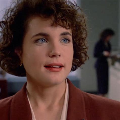 Elizabeth Mcgovern Young Elizabeth Mcgovern Dishes On Downton Abbey