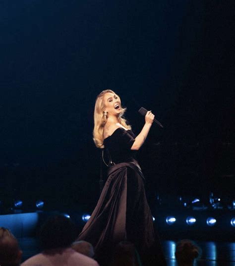 Adele Makes A Big Confession At Her Latest Show Hi Fm Radio Oman