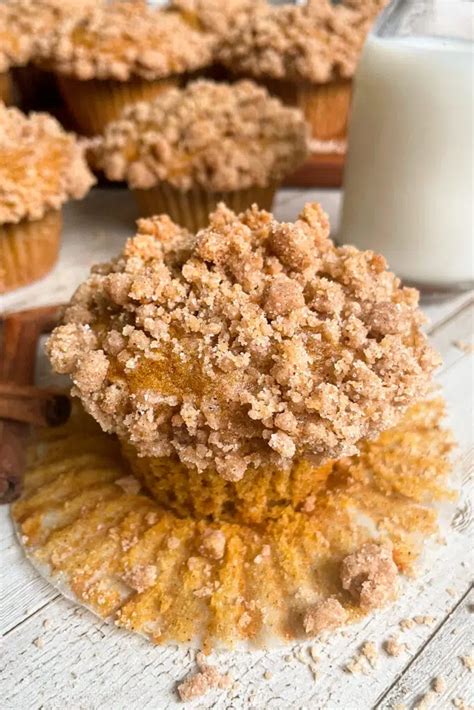 Pumpkin Muffins With Crumb Topping