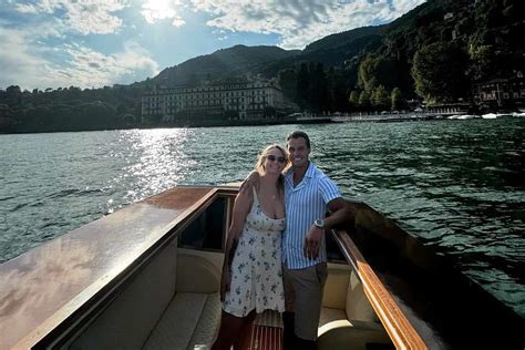 Miranda Lambert Strikes A Nsfw Pose With A Statue In Italy