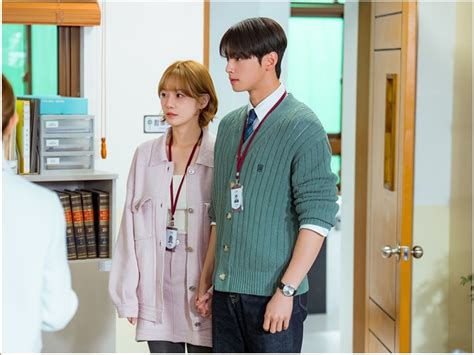 차은우♥박규영 두 손 꽉 잡고 당당히 사내 커플 선언 오늘도 사랑스럽개 엑스포츠뉴스 나무뉴스