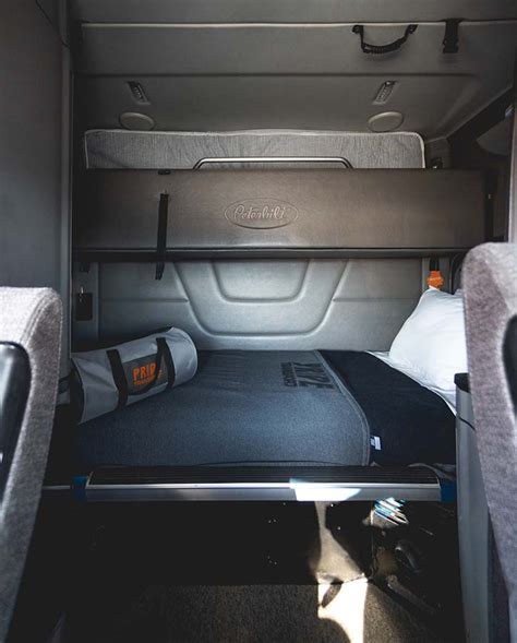 What Does The Inside Of A Semi Truck Look Like See Inside