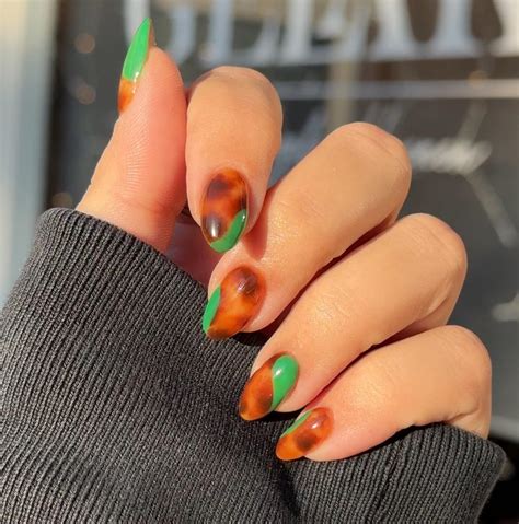 Tortie Nails Rnailart