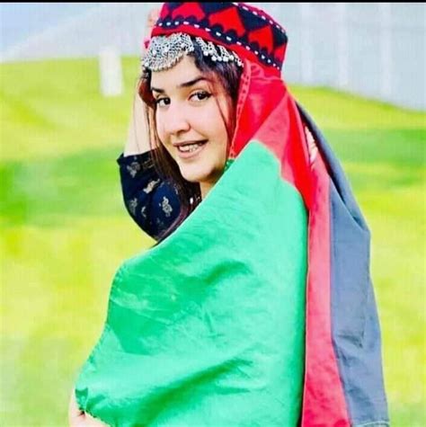 شرین درانۍ Sherien Durrani