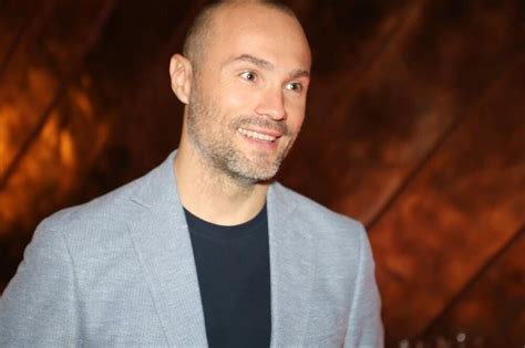 Ženi Se Aca Sofronijević Krenuo Po Mladu Lepu Doktorku