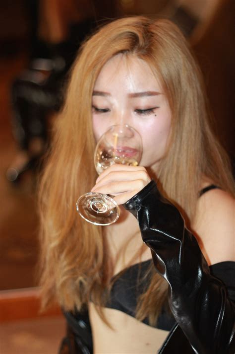 国模希儿大尺度人体私拍套图 64223