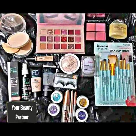 Make Up Combo 17 In 1 Full Coverage Set Bd