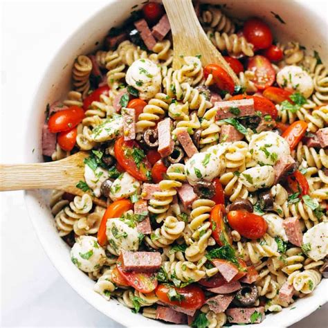 Mediterranean Fusilli Pasta Salad