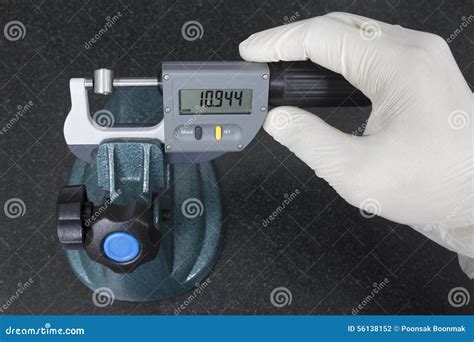 Digital Micrometer With Adjustable Pressure Measurement With Steel